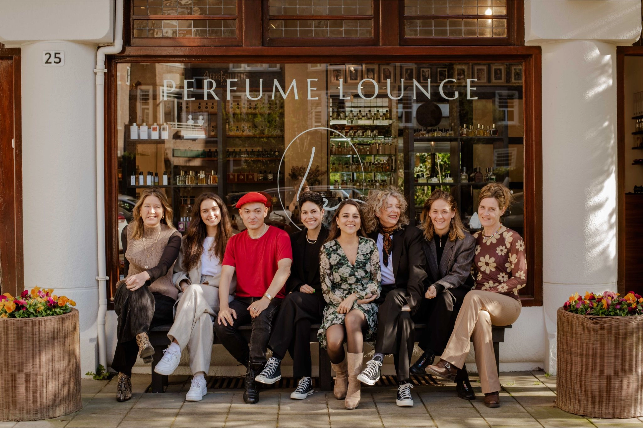 Discover the Perfume Lounge franchise opportunity - Bring a premium ...